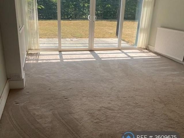 5 bedroom detached house to rent