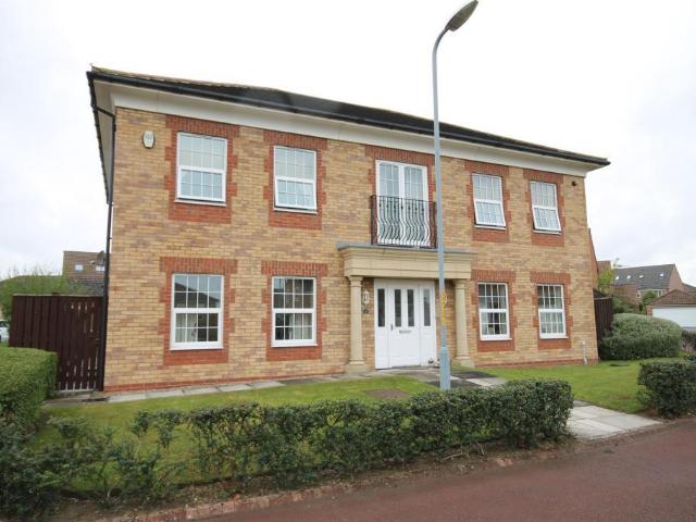 5 bedroom detached house to rent
