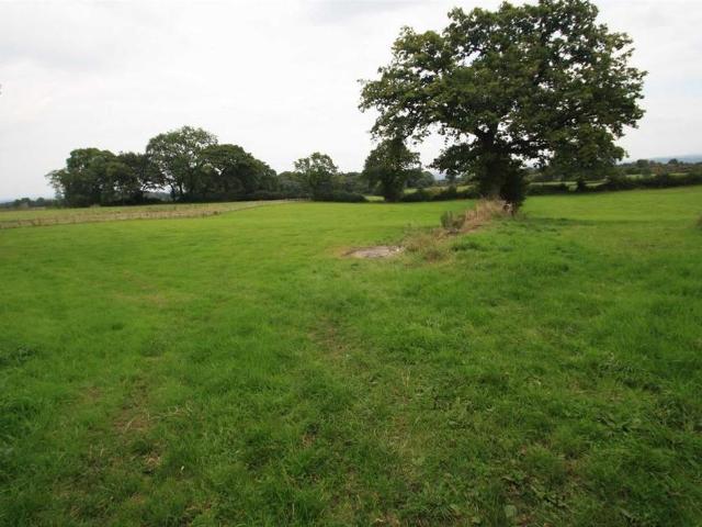 5 bedroom detached house to rent