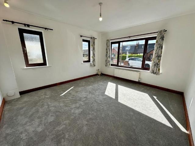 5 bedroom detached house to rent