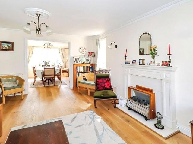 5 bedroom detached house to rent