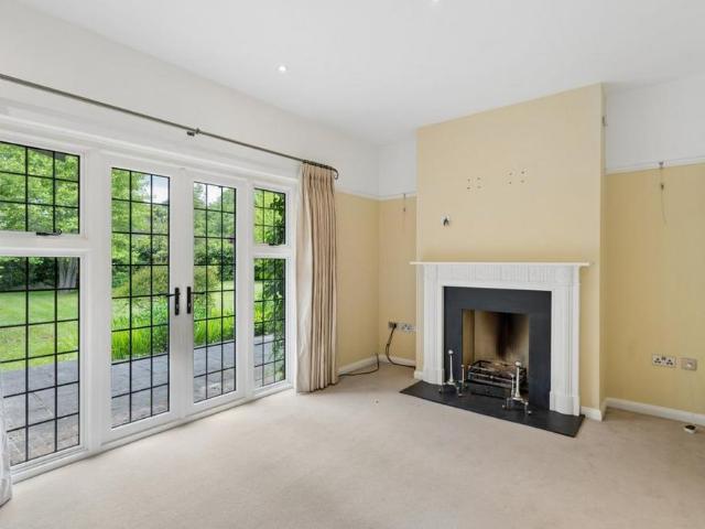 5 bedroom detached house to rent
