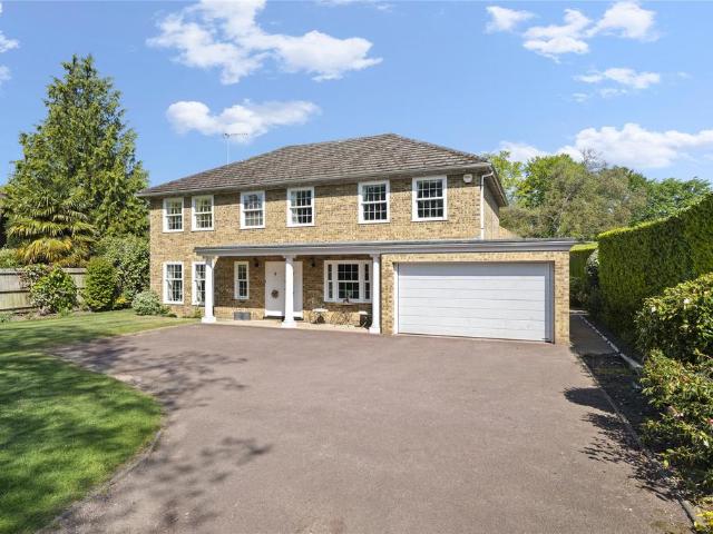 5 bedroom detached house to rent