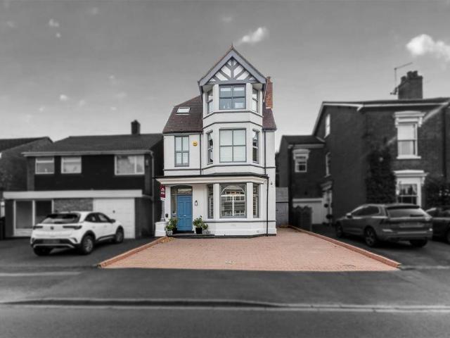 5 bedroom detached house to rent