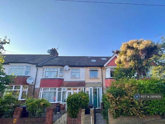 5 bedroom detached house to rent