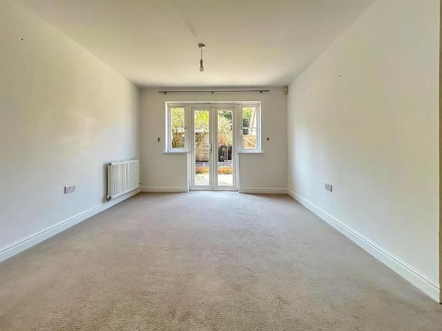 5 bedroom detached house to rent
