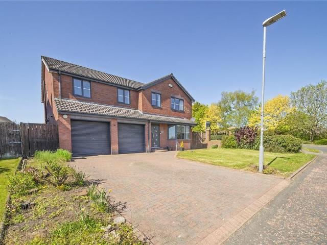 5 bedroom detached house to rent