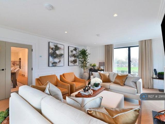 5 bedroom detached house to rent