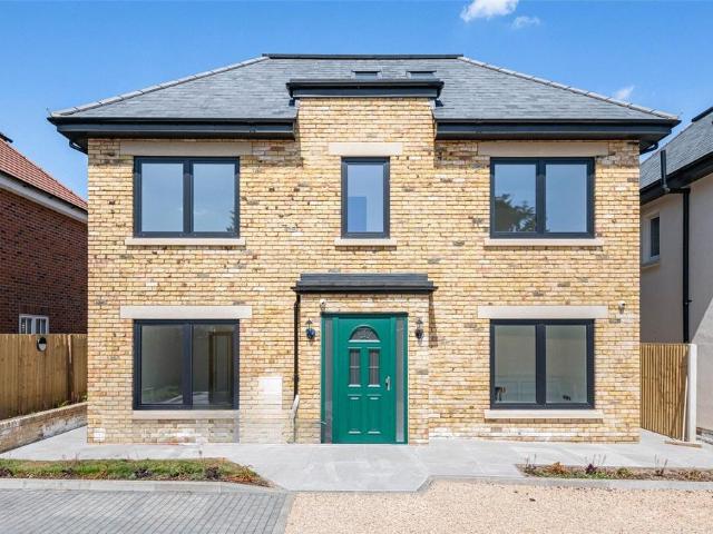 5 bedroom detached house to rent