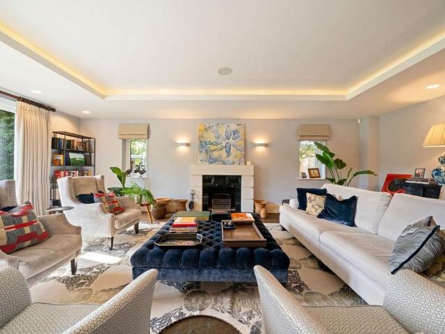 5 bedroom detached house to rent