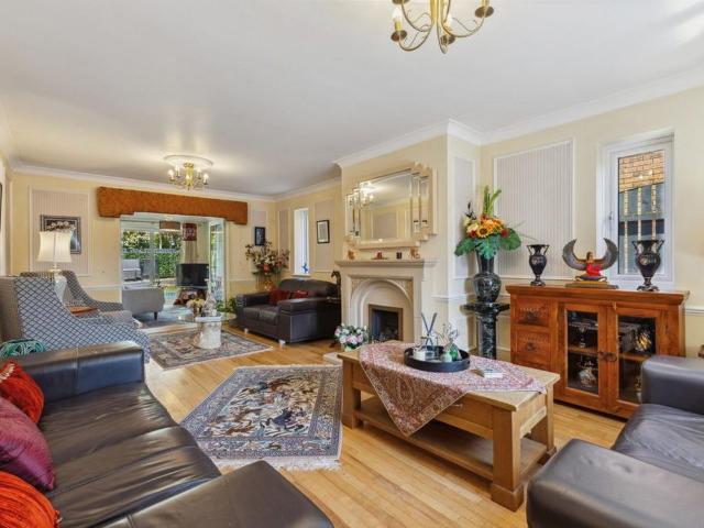 5 bedroom detached house to rent