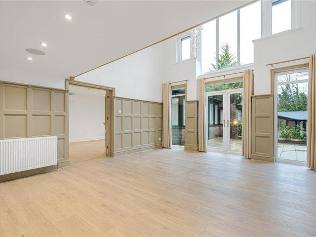 5 bedroom detached house to rent