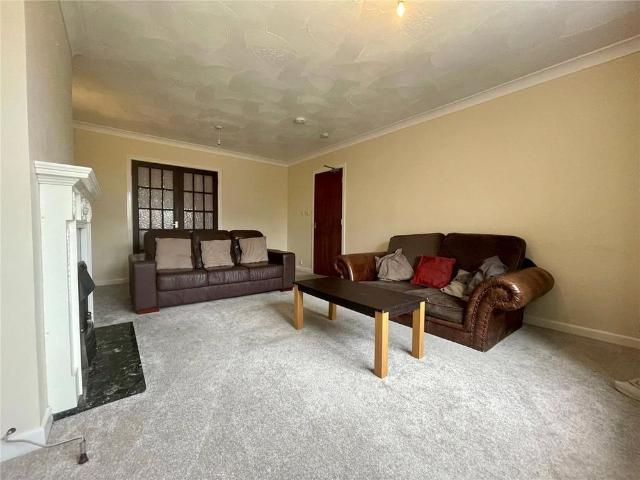 5 bedroom detached house to rent