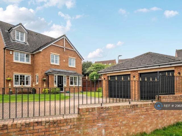 5 bedroom detached house to rent