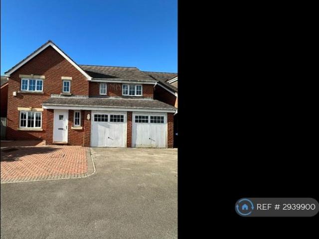 5 bedroom detached house to rent
