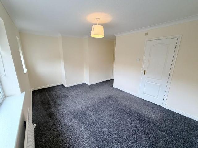 5 bedroom detached house to rent