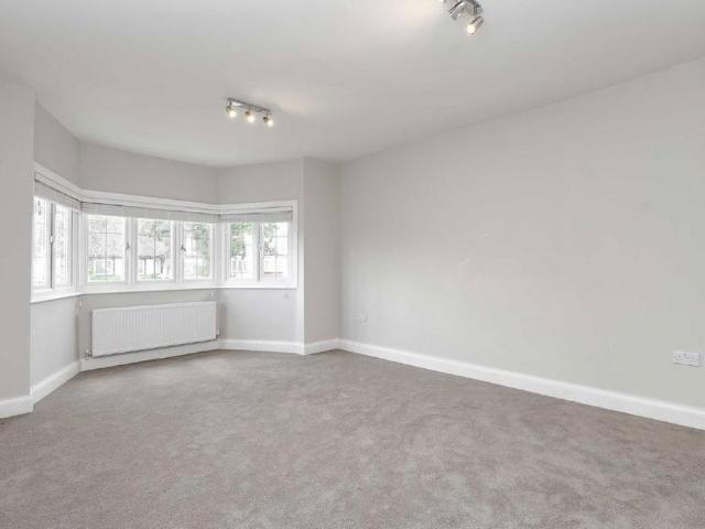 5 bedroom detached house to rent