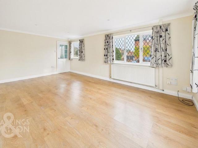 5 bedroom detached house to rent