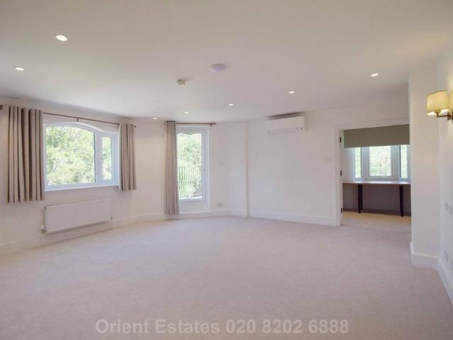 5 bedroom detached house to rent