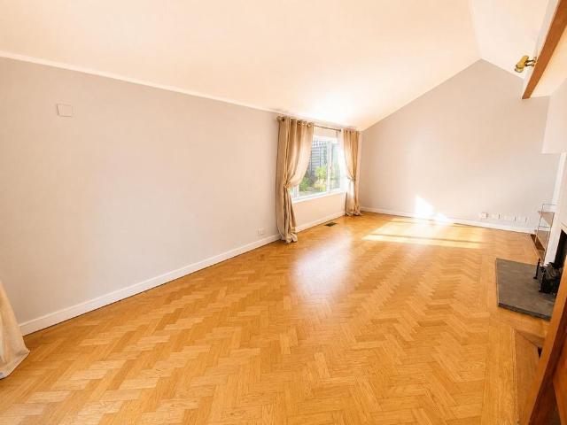 5 bedroom detached house to rent