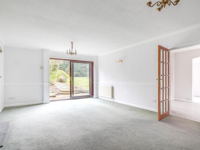 5 bedroom detached house to rent