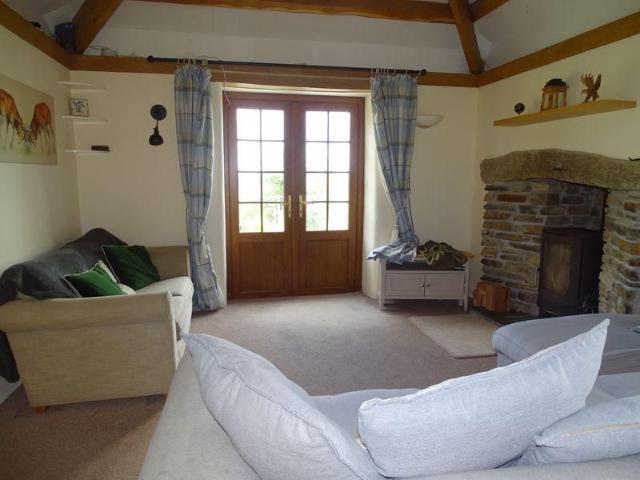 5 bedroom detached house to rent