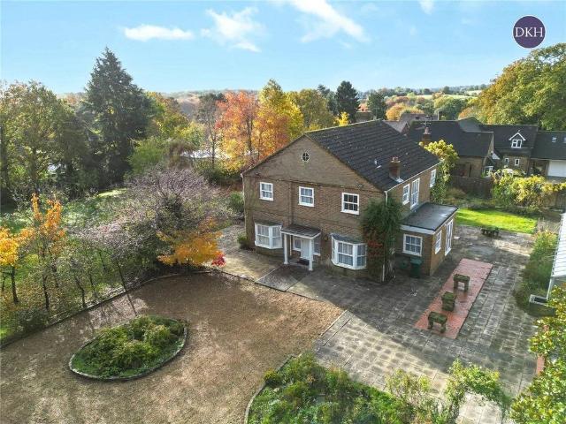5 bedroom detached house to rent