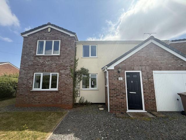 5 bedroom detached house to rent