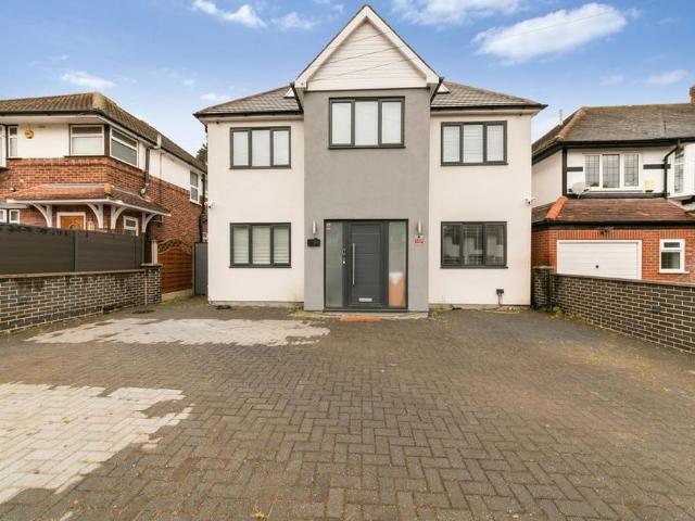 5 bedroom detached house to rent