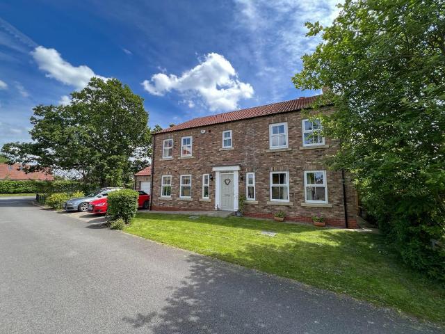 5 bedroom detached house to rent