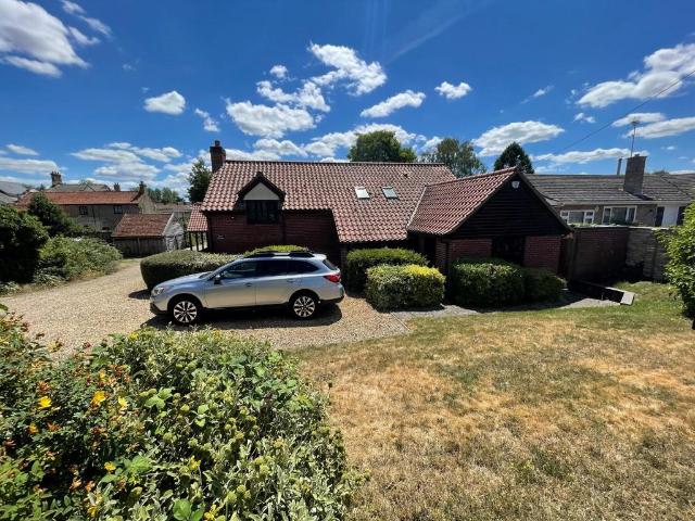 5 bedroom detached house to rent