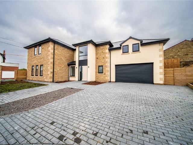 5 bedroom detached house to rent