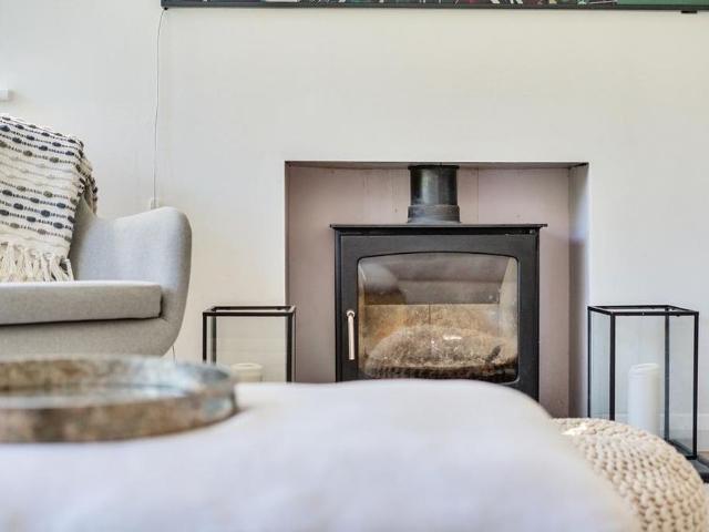 5 bedroom detached house to rent