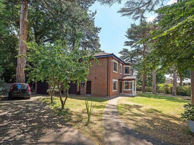 5 bedroom detached house to rent