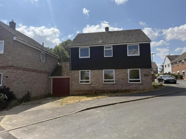 5 bedroom detached house to rent