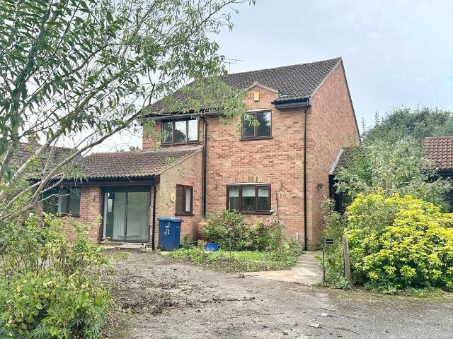 5 bedroom detached house to rent