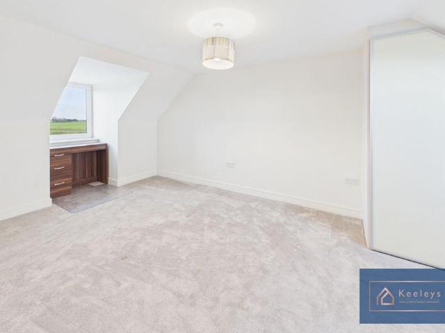 5 bedroom detached house to rent