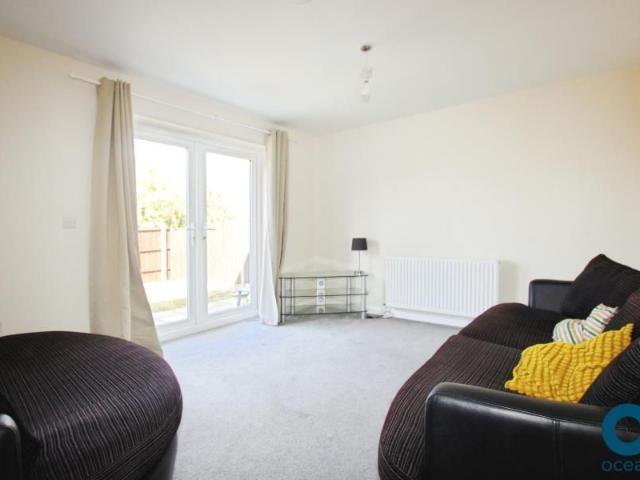 5 bedroom detached house to rent