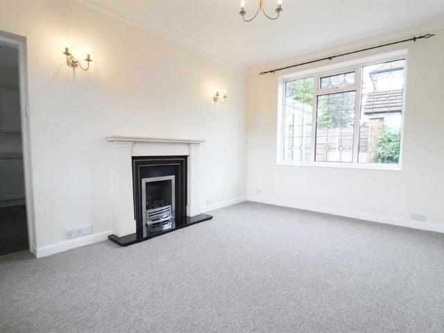 5 bedroom detached house to rent