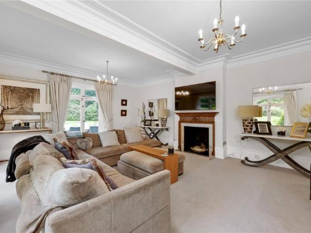 5 bedroom detached house to rent