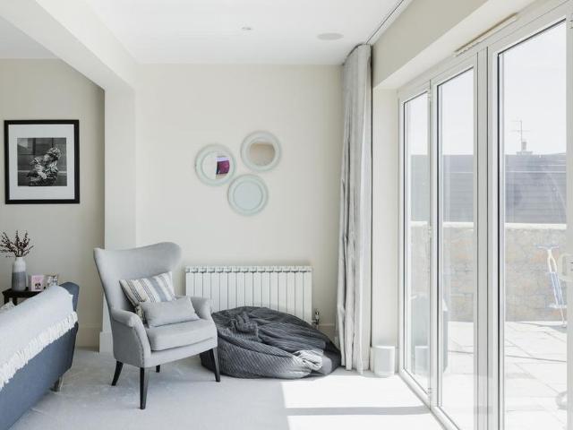 5 bedroom detached house to rent