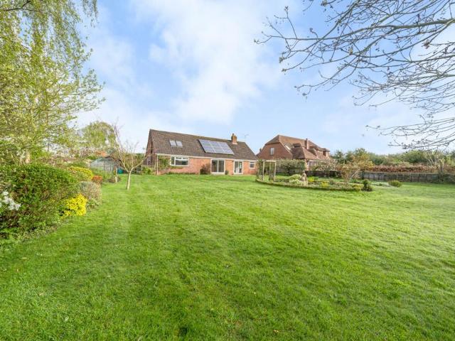 5 bedroom detached house to rent