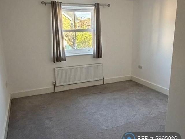 5 bedroom detached house to rent