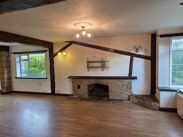 5 bedroom detached house to rent