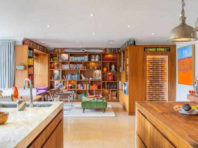 5 bedroom detached house to rent