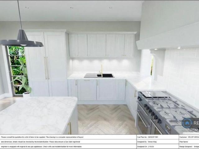 5 bedroom detached house to rent