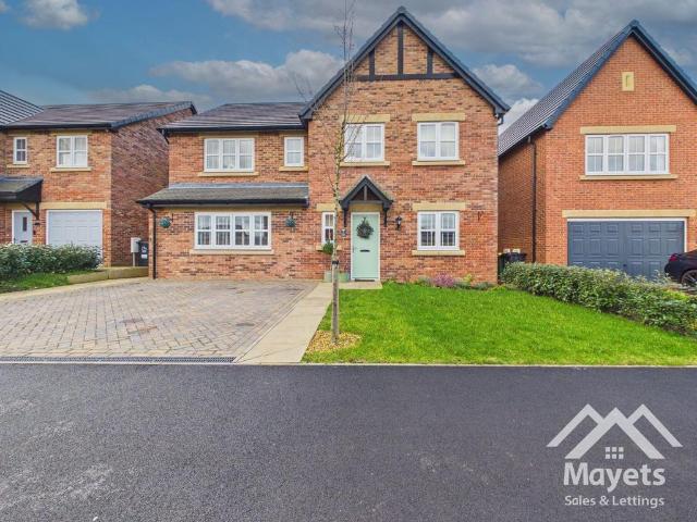 5 bedroom detached house to rent