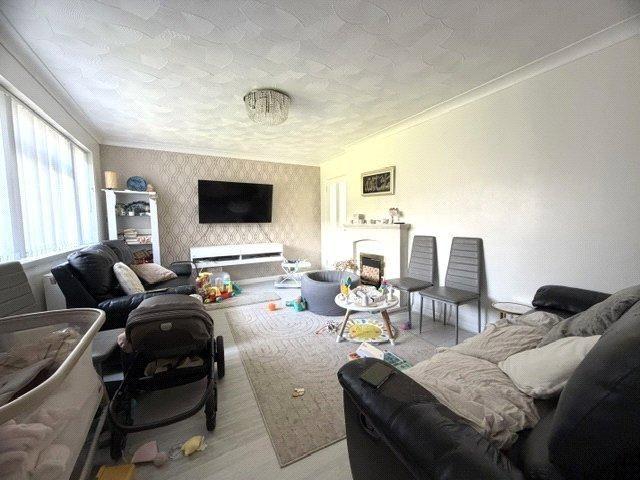 5 bedroom detached house to rent