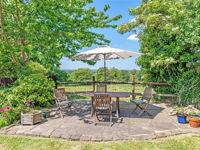 5 bedroom detached house to rent