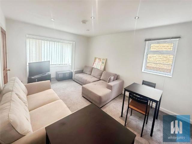 5 bedroom detached house to rent